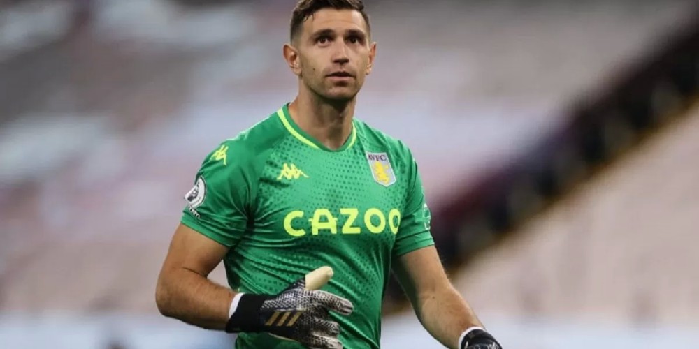 Los flojos números del Dibu Martínez en Aston Villa en la previa del Mundial