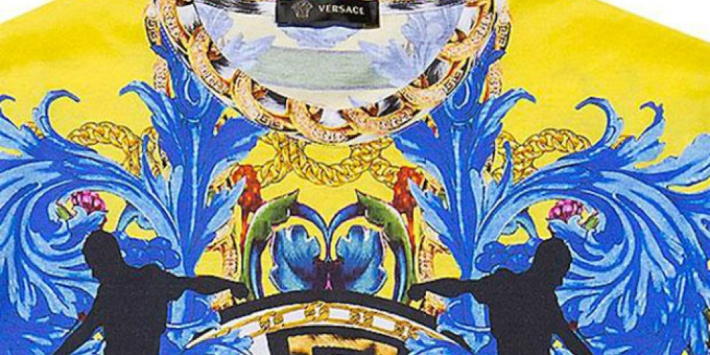 Versace, y su particular remera de 700 dólares para Brasil 2014