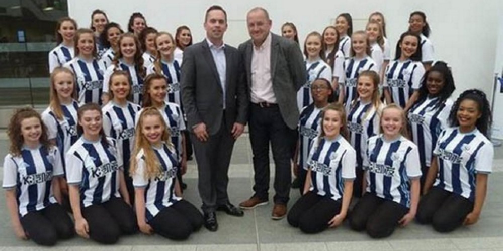 West Brom y adidas lanzaron sus nuevas camisetas con un ingenioso Flash Mob