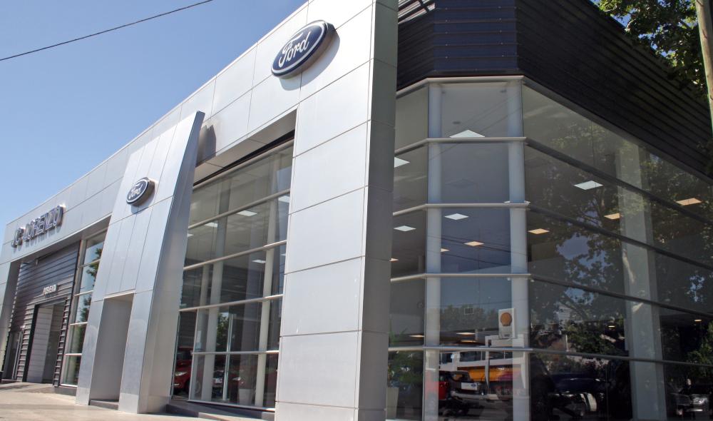 Ford inaugura un nuevo concesionario en San Rafael